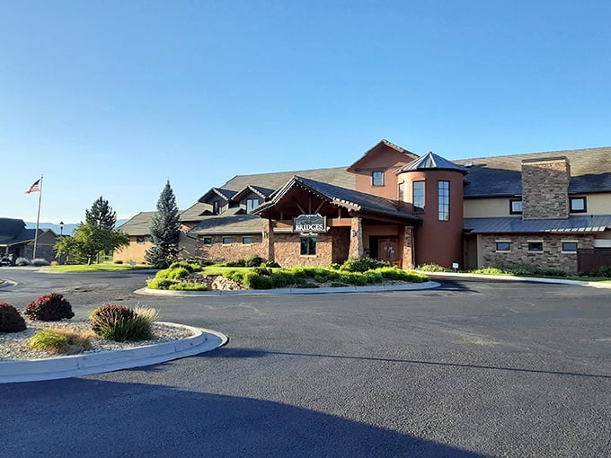 The Bridges Golf & Country Club welcomes players with mountain-inspired architecture and landscaping that seamlessly blends with the natural surroundings.