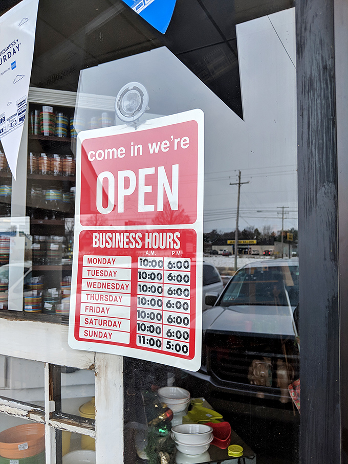 Business hours generous enough to lose yourself in nostalgia. Seven days a week to hunt for treasure.