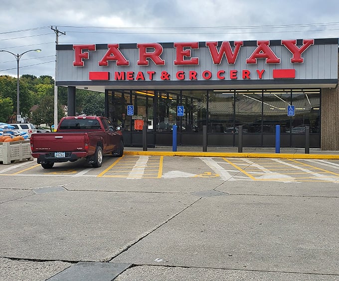 Fareway Meat and Grocery serves the community with that Midwestern grocery store dependability that never goes out of fashion or fails you.