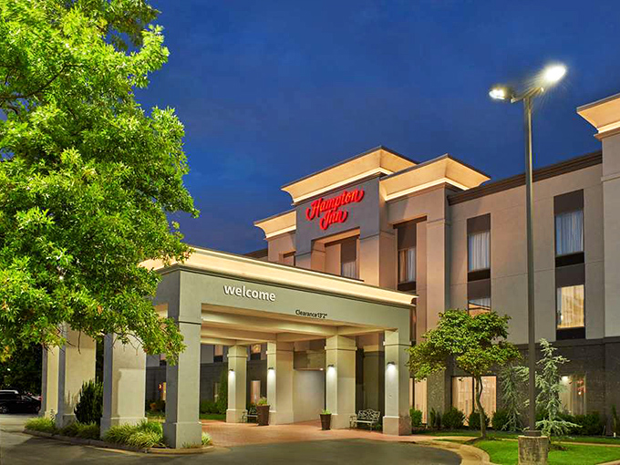After a day of exploration, Hampton Inn welcomes weary travelers with that "ahhhh, I can finally take off my shoes" level of comfort.