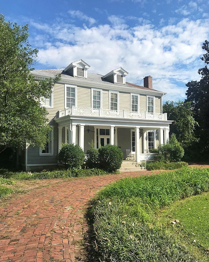 This historic home with its welcoming porch practically whispers, "Slow down and stay awhile" – the Mississippi version of a luxury resort.
