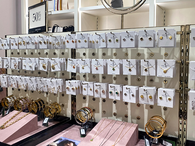 Sparkle without the splurge. These jewelry displays prove that a little bling doesn't have to mean a big financial commitment.