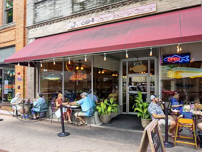 MJ's Raw Bar & Grille's sidewalk dining scene offers the perfect equation: fresh seafood + people watching + Southern sunshine = vacation perfection.