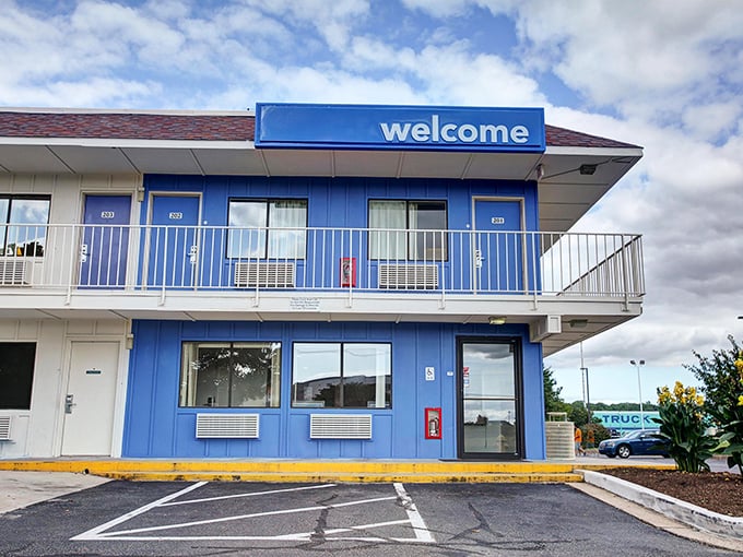 This budget-friendly motel offers clean, convenient accommodations without pretension &ndash; perfect for visiting family who you love but don't necessarily want sleeping in your guest room.