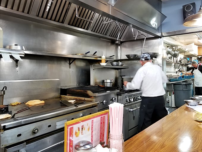 Behind every great diner plate is a kitchen choreography that turns ordinary ingredients into extraordinary comfort.