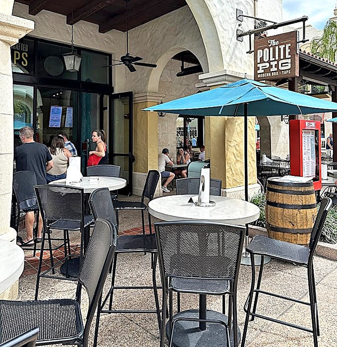 Outdoor seating for those who prefer their barbecue with a side of people-watching and Florida sunshine.