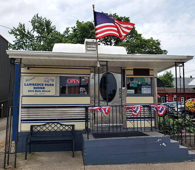 Outdoor seating perfect for those rare perfect-weather mornings when fresh air enhances already excellent breakfast even more.