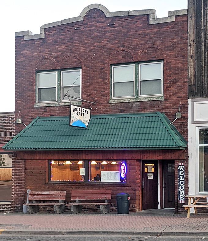 Even in the evening light, Britton's brick fa&ccedil;ade promises tomorrow's breakfast will be worth getting out of bed for.