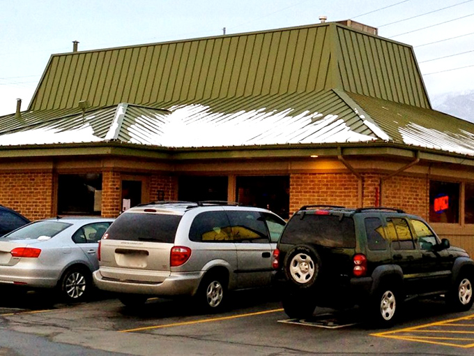 A full parking lot at a diner is like a standing ovation&mdash;silent testimony that what's happening inside is worth putting your diet on pause.