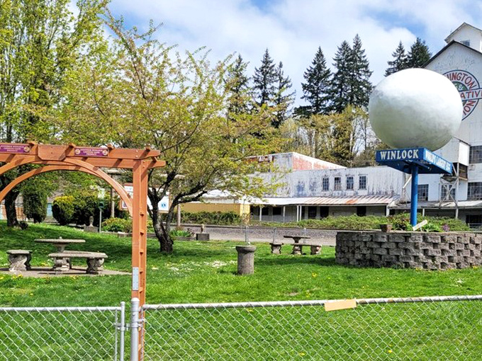 The park surrounding the World's Largest Egg offers peaceful picnic spots where visitors can contemplate life's big questions, like "Why is there a giant egg here?"