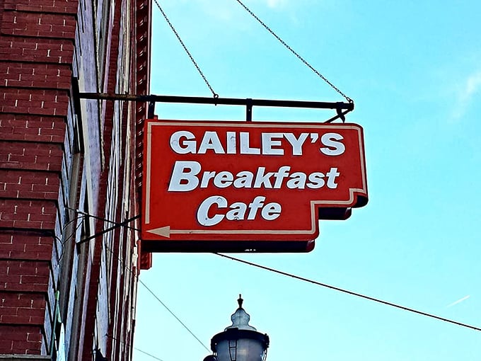 When you spot this sign against that beautiful blue sky, your stomach knows exactly what time it is: breakfast o'clock.