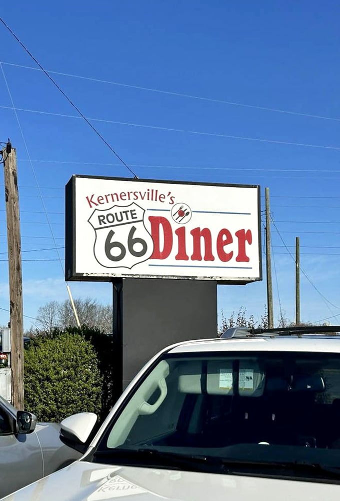 That bench has witnessed countless "just five more minutes" conversations while waiting for tables&mdash;a testament to popularity.