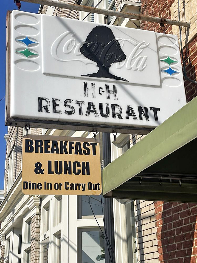 The iconic H&H sign has been guiding hungry travelers to breakfast and lunch salvation for years.