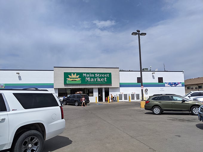 Main Street Market doesn't need fancy frills&mdash;it's the kind of place where shopping carts tell family stories and everyone knows the butcher.