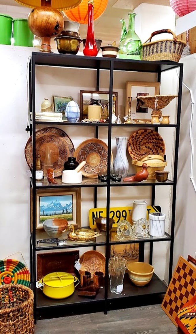 A perfectly curated shelf that makes you question every decorating decision you've ever made. That yellow pot is practically screaming "Take me home!"