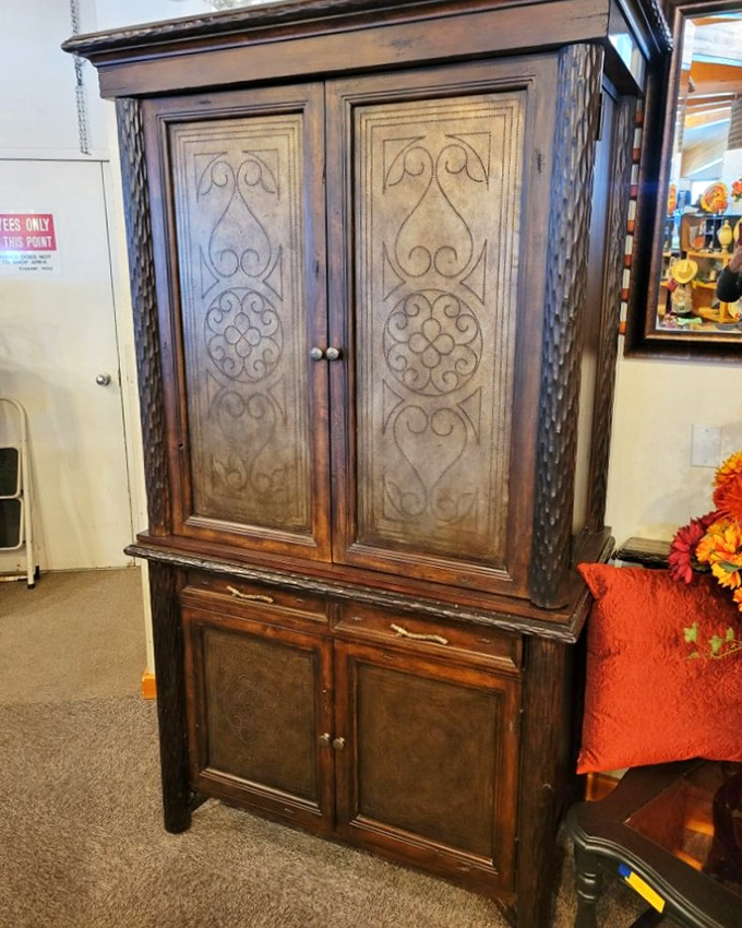 That's not just a wooden cabinet; it's a piece of history with more character than most Netflix series. And unlike streaming services, no monthly fee!