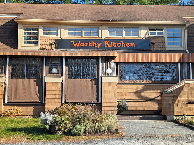 Worthy Kitchen: Where comfort food gets dressed up for a night out but still remembers where it came from.