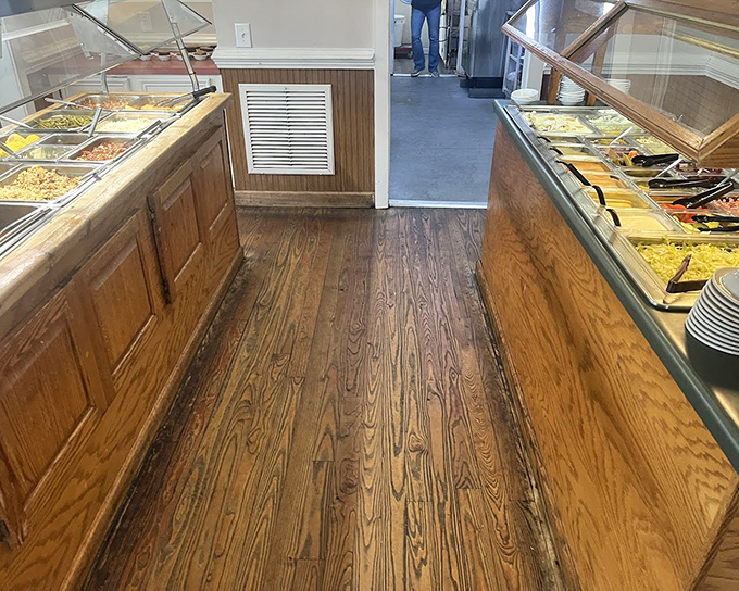 Double buffet stations mean twice the options and significantly reduced chances of ever leaving this place feeling remotely hungry.