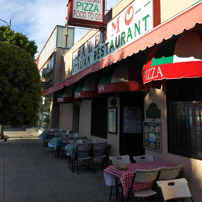 Sidewalk dining that brings a touch of European charm to Los Feliz – red-checkered tablecloths included.