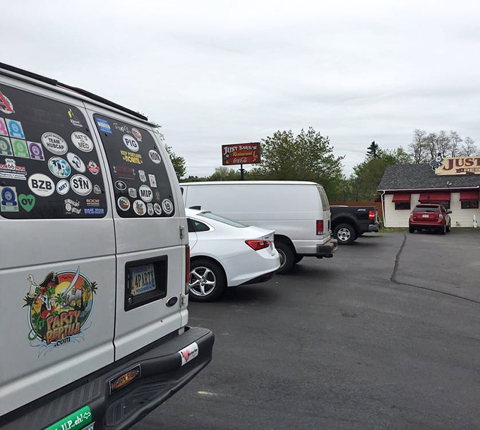 The packed parking lot tells the real story&mdash;when locals and tourists alike are willing to wait, you know you've found something special.