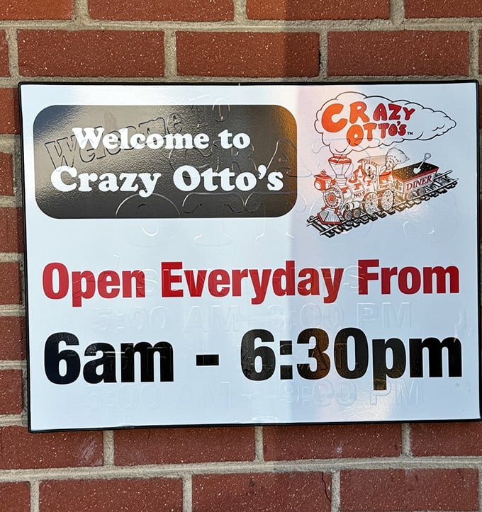 Early birds rejoice! With doors opening at 6am, Crazy Otto's understands that breakfast waits for no one&mdash;especially in a desert community.