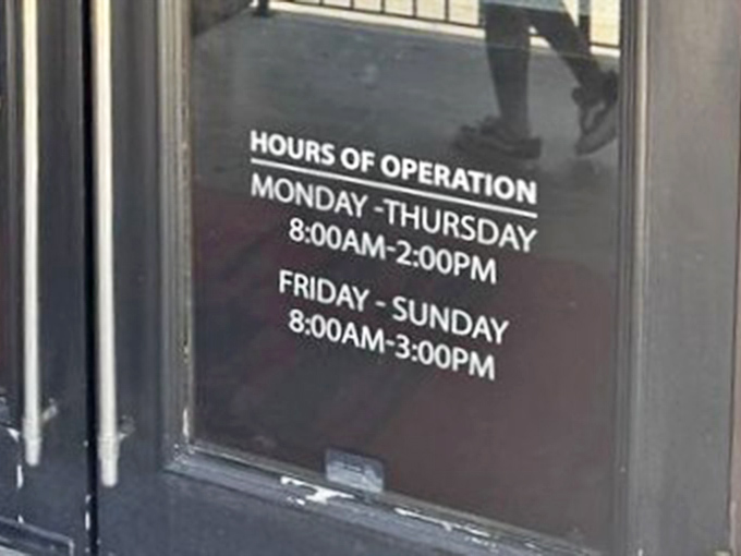 These hours are crucial intelligence for your Hash House mission. Plan accordingly—weekends offer an extra hour to recover from your food adventure.
