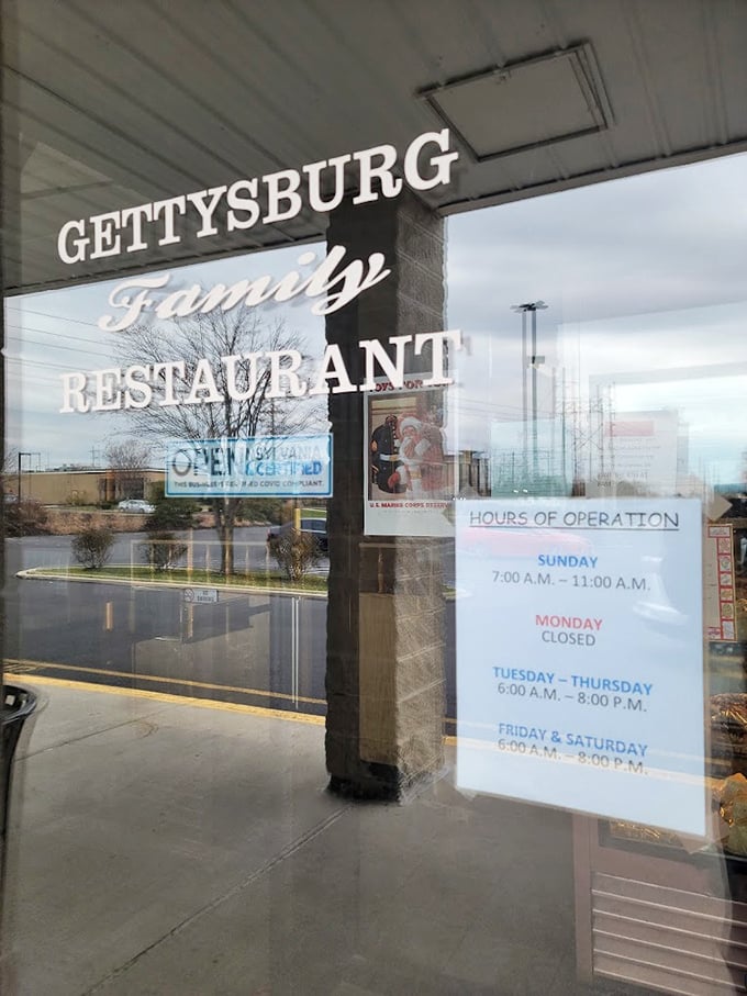 Hours of operation that should be committed to memory. Nothing worse than showing up Monday with a turkey melt craving only to find locked doors.