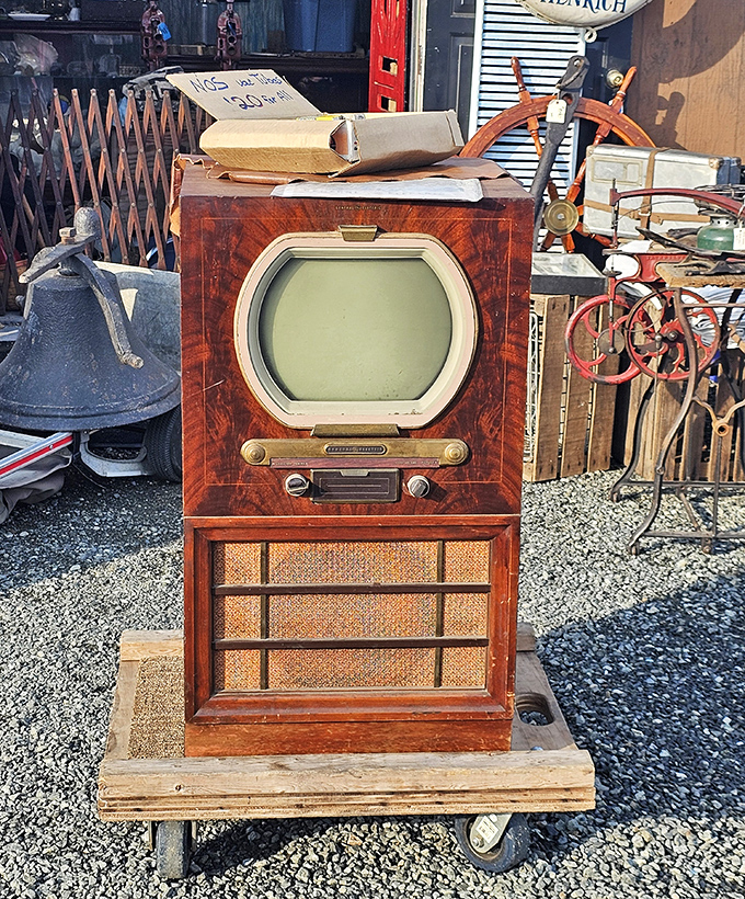 Before Netflix and chill, there was this wooden marvel bringing I Love Lucy into living rooms. Television history you can actually touch.