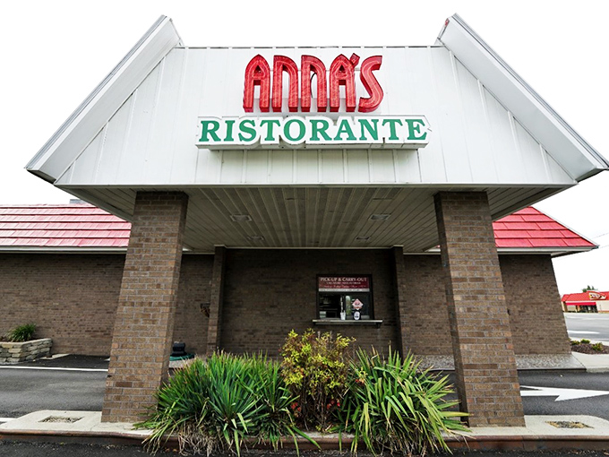 Anna's Ristorante brings Italian flavors to this quintessentially American town. Where pasta dreams come true without the expense of an international flight.