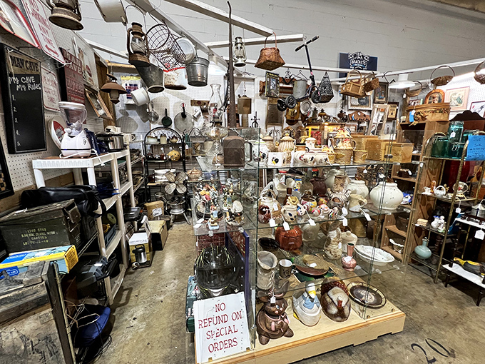 This booth is what happens when your grandmother's kitchen and your grandfather's workshop decide to share space&mdash;nostalgia in every corner.