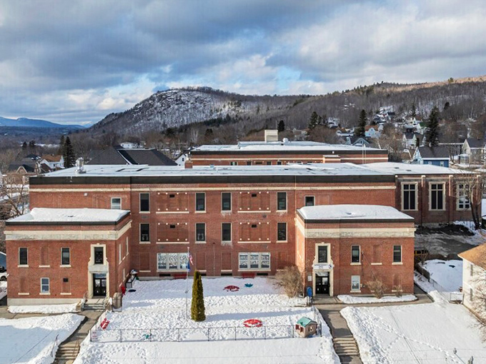 Education with a view &ndash; Berlin's school buildings reflect the solid architectural foundations upon which community futures are built.