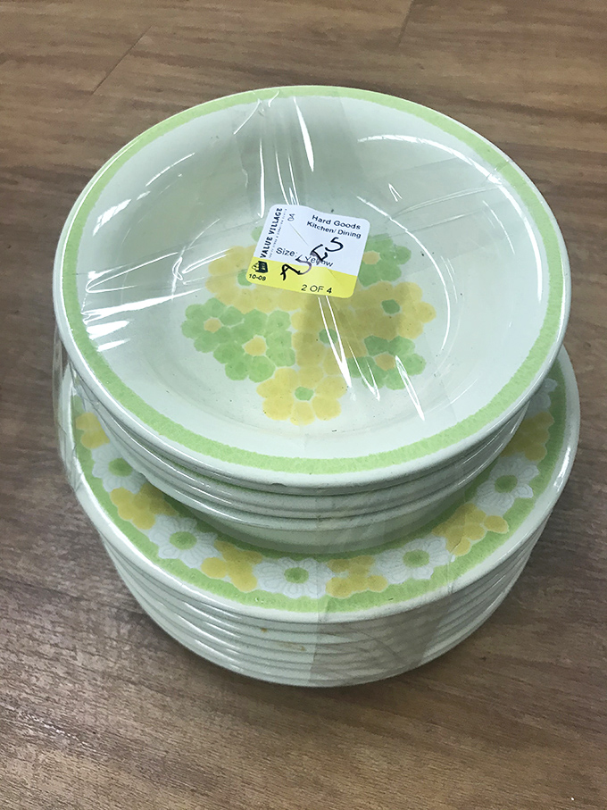 Retro charm meets practical dining. These flower-patterned dishes evoke grandmother's kitchen while fitting perfectly into today's cottagecore aesthetic.