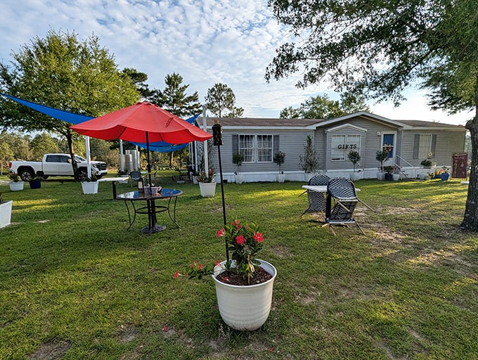 Chateau Le Coeur brings a touch of French countryside charm to Florida's backroads &ndash; tr&egrave;s magnifique, y'all!