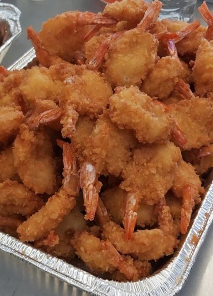 Plot twist! White House also does spectacular fried shrimp. These crispy crustaceans prove that excellence extends beyond the chicken realm.