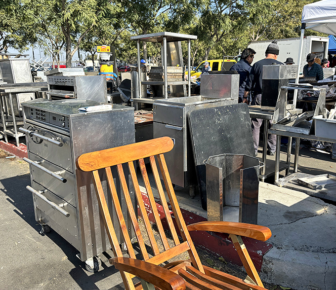 Restaurant-grade equipment at civilian prices! Home chefs can upgrade their cooking game without the professional kitchen overhead.