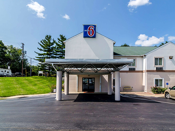 Even chain hotels in Amish country seem to stand a little straighter, as if inspired by the work ethic of their neighbors.