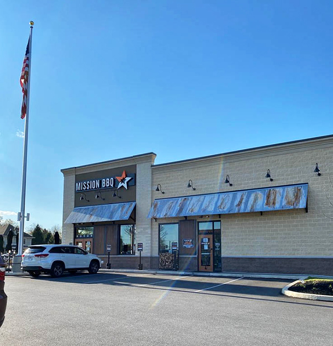 The exterior stands proud with its signature star logo, practically broadcasting smoky goodness to everyone within a three-mile radius of Camp Hill.