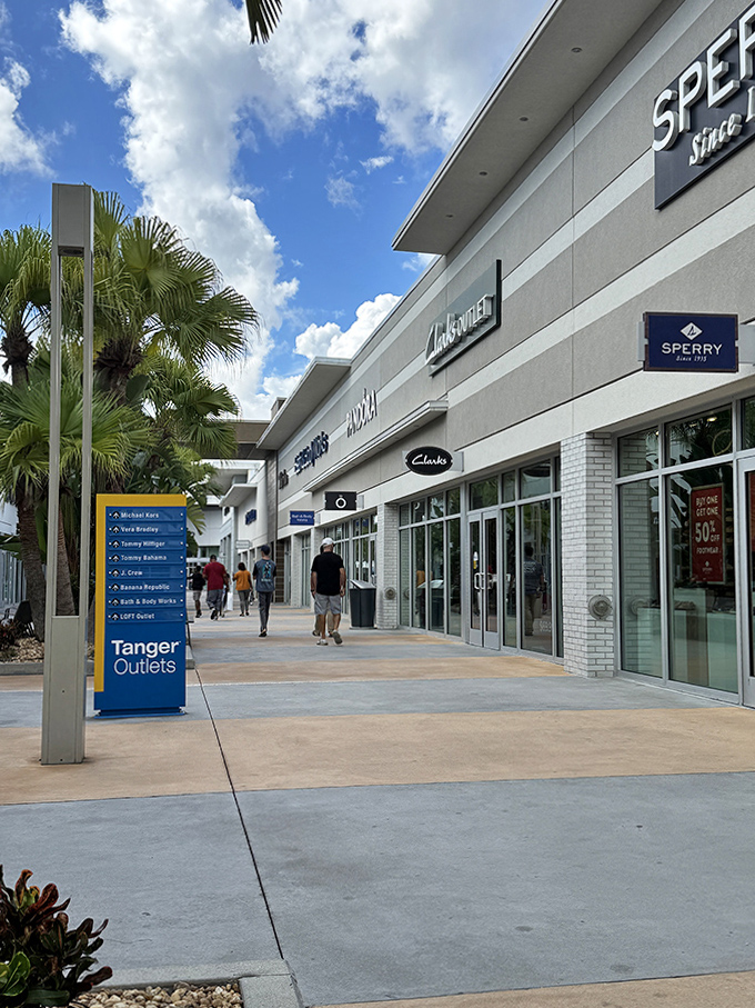 Clean lines and helpful signage prove that outlet shopping doesn't mean sacrificing the civilized retail experience.