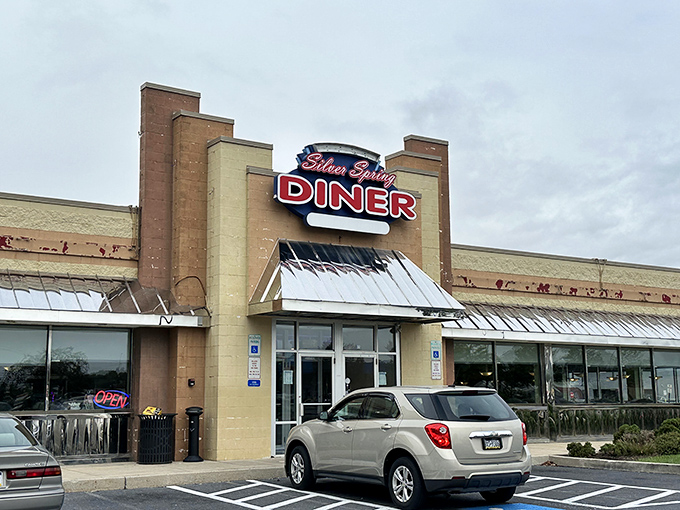 The Silver Spring Diner sign stands as a beacon of hope for hungry travelers. Pennsylvania's answer to "where should we eat?"