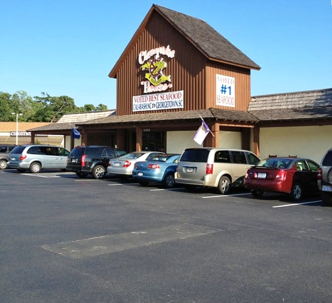 The parking lot tells the story&mdash;locals and tourists alike flock to this seafood sanctuary that's been doing it right for generations.