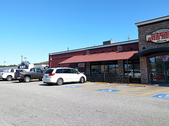 A parking lot that fills up faster than your plate empties&mdash;the surest sign you've found a place worth visiting.