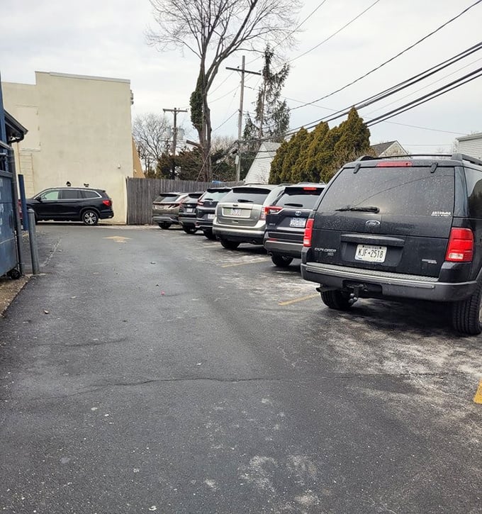 The packed parking lot &ndash; the universal sign language for "the food inside is worth whatever wait you might encounter."