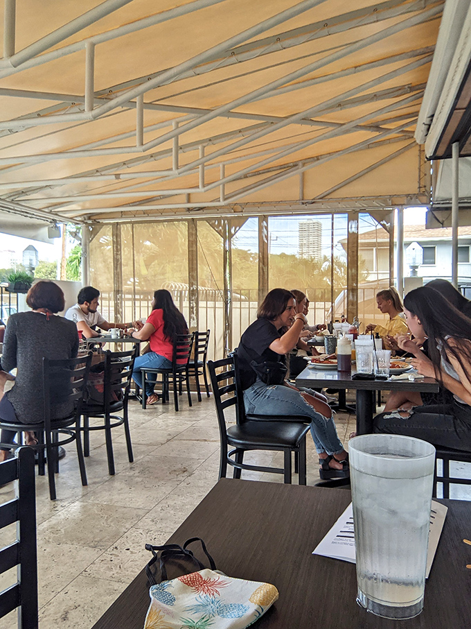 The covered patio offers al fresco dining with protection from Hawaii's occasional liquid sunshine&mdash;because nothing should come between you and that perfect breakfast.