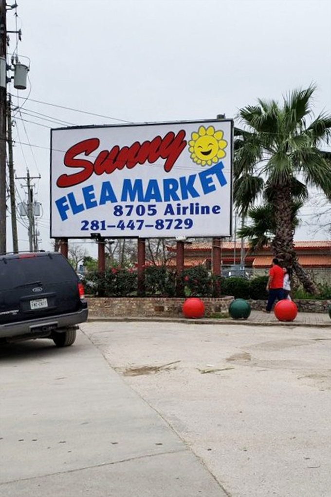 The cheerful sun logo welcomes visitors to this Houston institution. Like a beacon for bargain hunters, this sign has guided generations of Texans to retail adventures. 