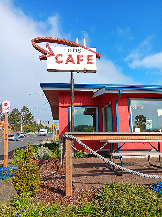 That vintage sign has guided hungry travelers for generations, like a carb-loaded North Star of the Oregon coast.