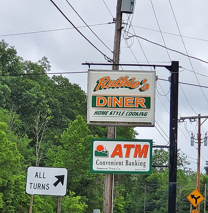 The sign that's launched a thousand satisfied breakfast journeys &ndash; "Home Style Cooking" says it all.