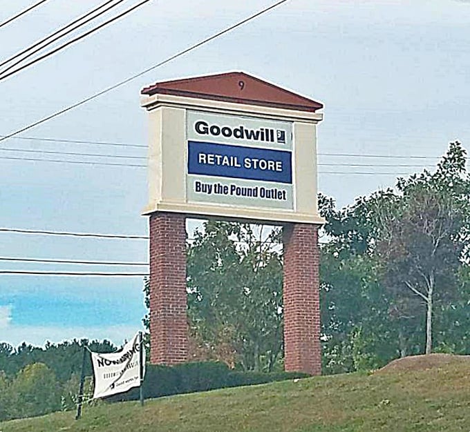 The beacon that guides bargain hunters to their destination. This sign has directed more treasure seekers than any pirate map in history.