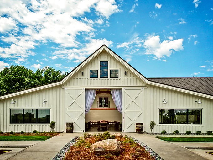 The Veranda's elegant barn architecture brings Pinterest boards to life, offering Harrisburg residents a touch of rustic luxury without having to venture far from home.