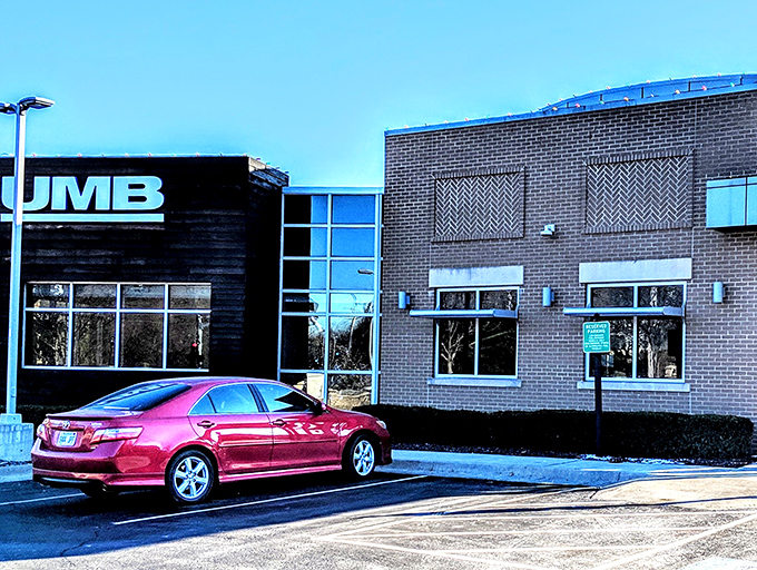 UMB Bank's modern architecture reminds shoppers that after all that retail therapy, someone's got to help manage what's left in your account.