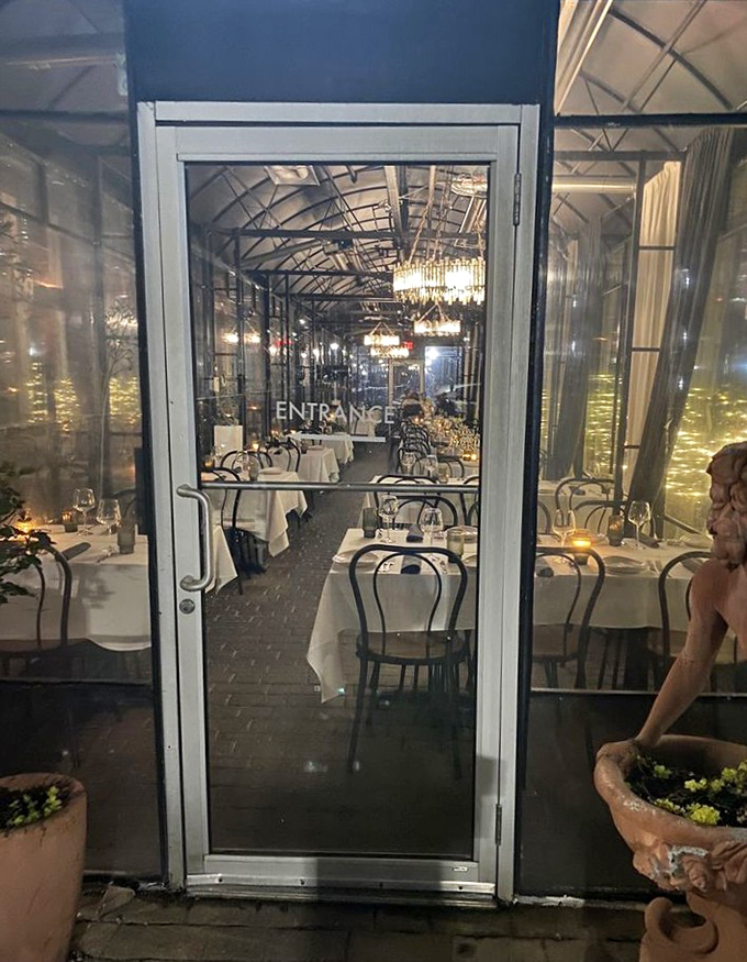 The entrance beckons with promises of white tablecloths and chandeliers. Like stepping into a little piece of Italy that somehow landed in Ohio.